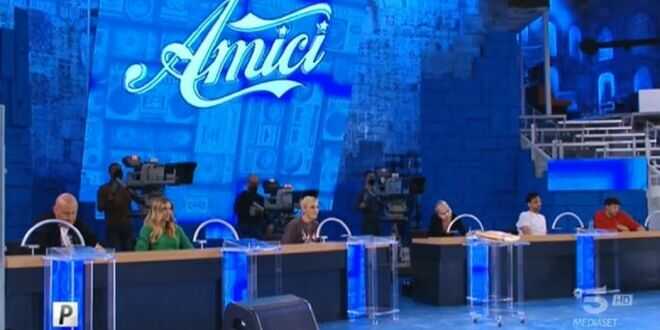 Mediaset Infinity si blocca poco prima della puntata di Amici 22