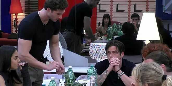 Grande Fratello, Alessio Falsone fa un gesto orribile verso Federico ...