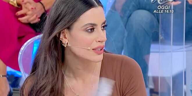 Uomini e Donne, Lavinia prende un due di picche: in esterna non si ...