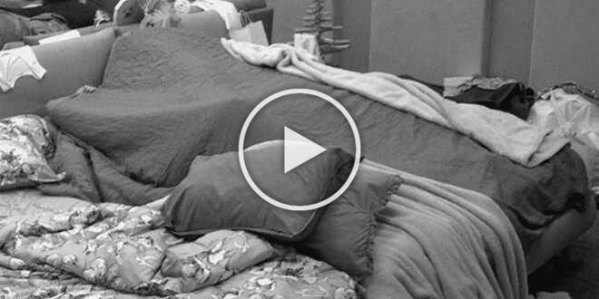 [VIDEO] GF Vip, scatta il bacio tra Daniele e Oriana: i due vanno sotto ...